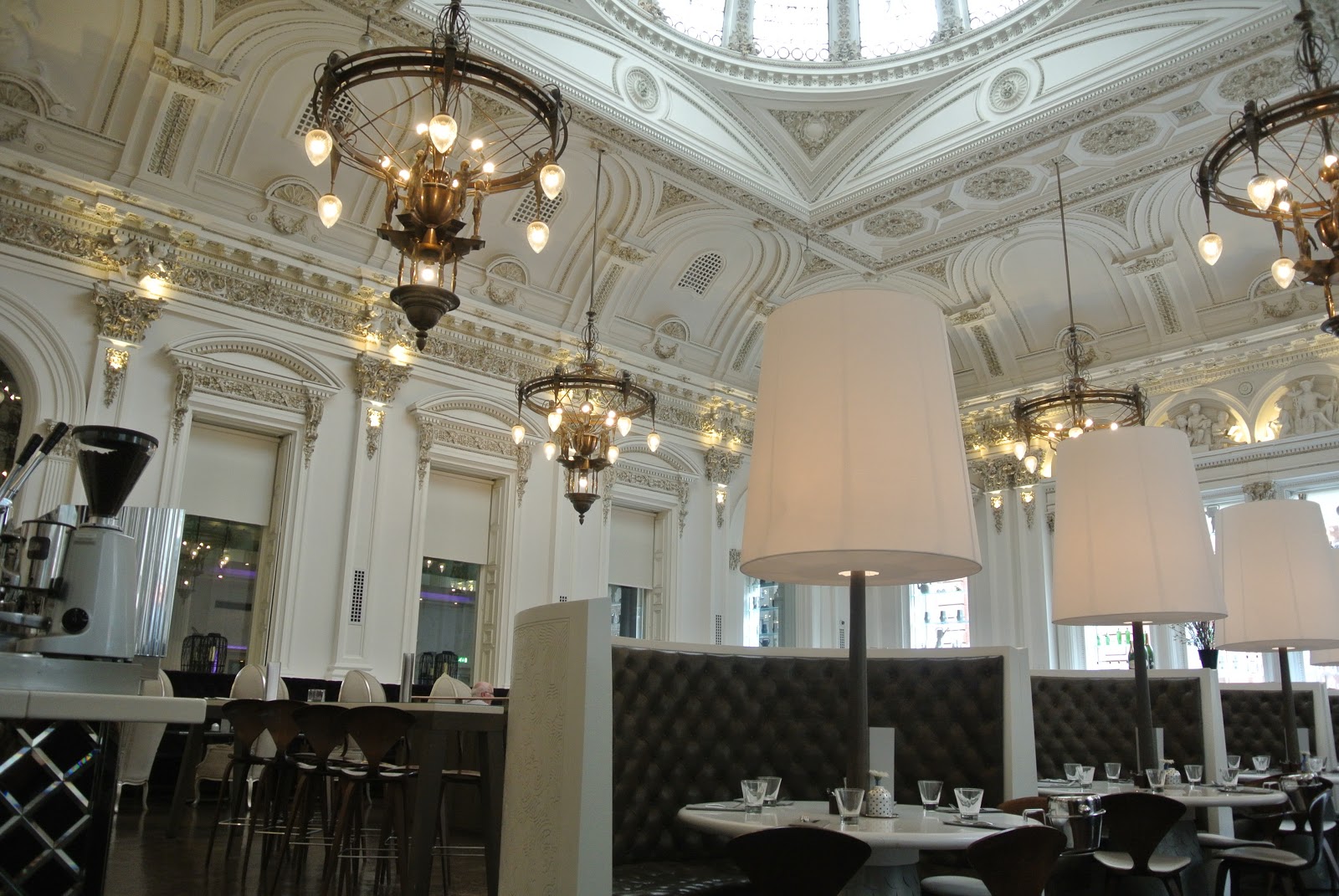 Kate and Chelsie: Tellers Bar & Brasserie At The Corinthian Club, Glasgow