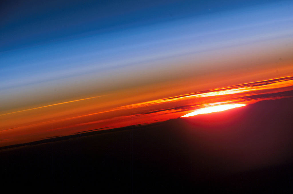 Belajar Geografi: Pengertian Atmosfer dan Fungsi Atmosfer Belajar Geografi: Pengertian Atmosfer dan Fungsi Atmosfer