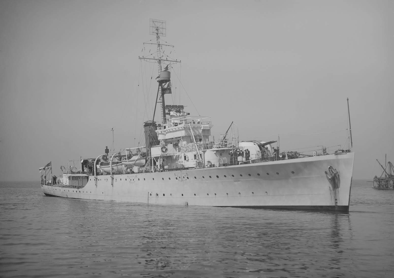 HMAS Warrego (U73) a Grimsby-class sloop commissioned in 1940 and ...