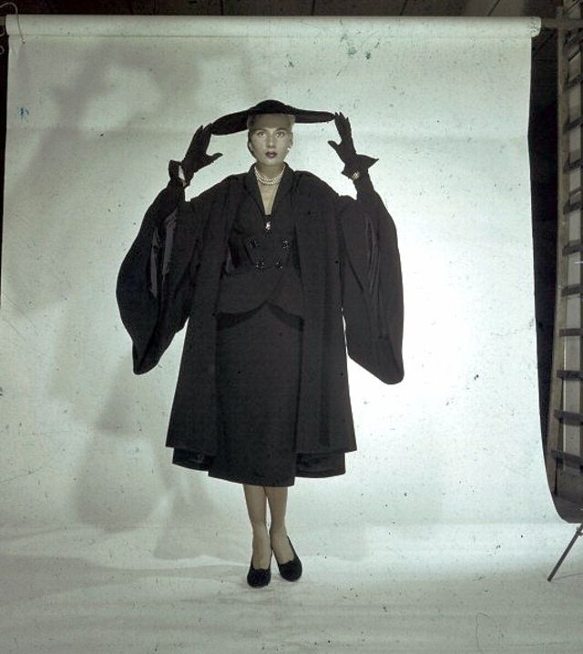 Stunning Fashion Photography by Walter Carone in the Early 1950s ...