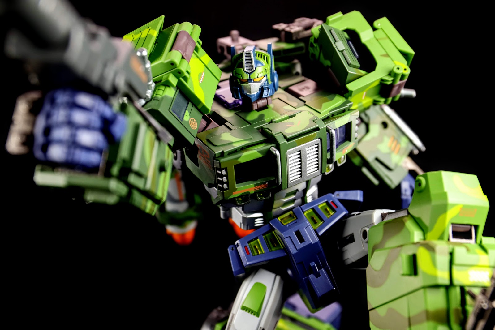 [Transformers] TFC Toys STC-01B ST COMMANDER Rolling Thunder Optimus ...