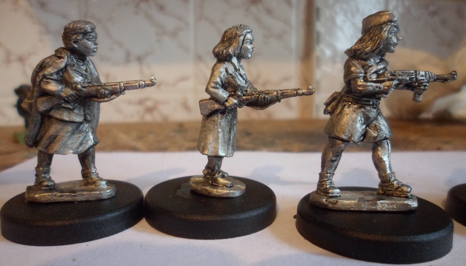 My wargames: 28mm World War 2 Female Resistance and Flak Crew figures