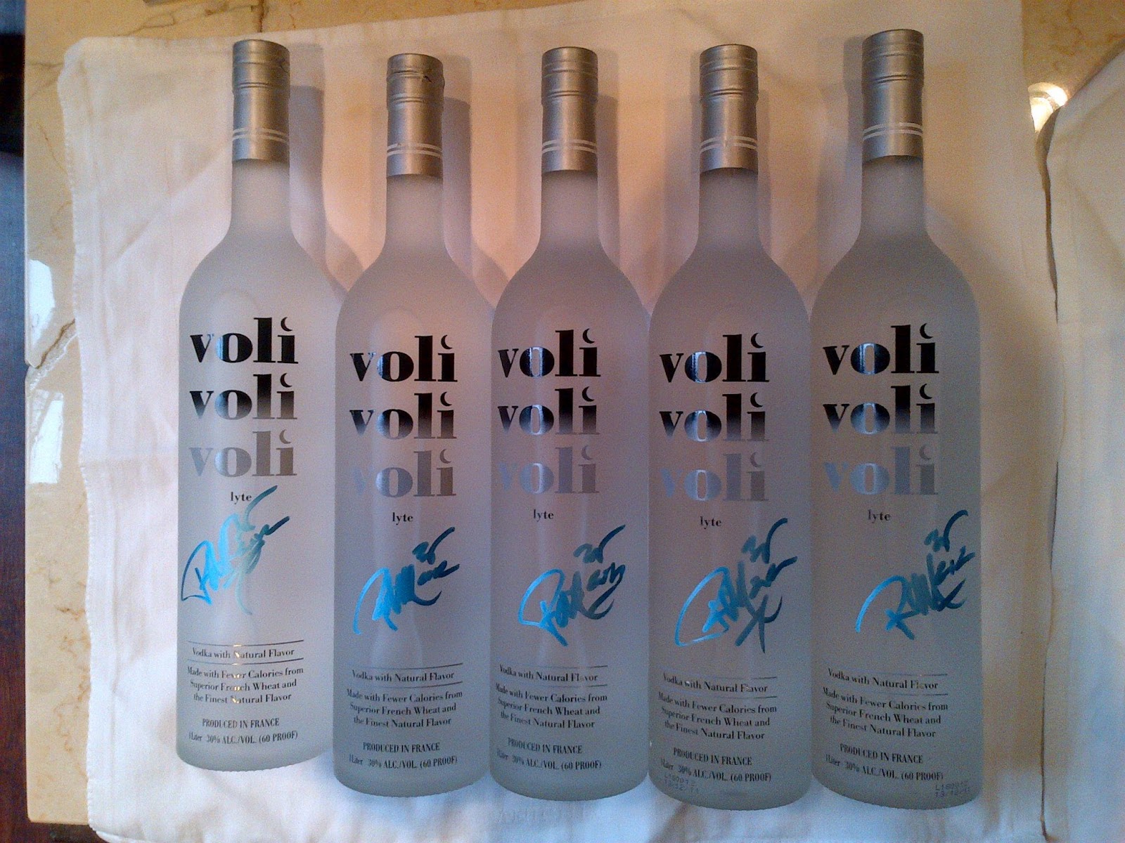 Pitbull BR Brasil: Pitbull lança Voli Ligh Vodkas no México