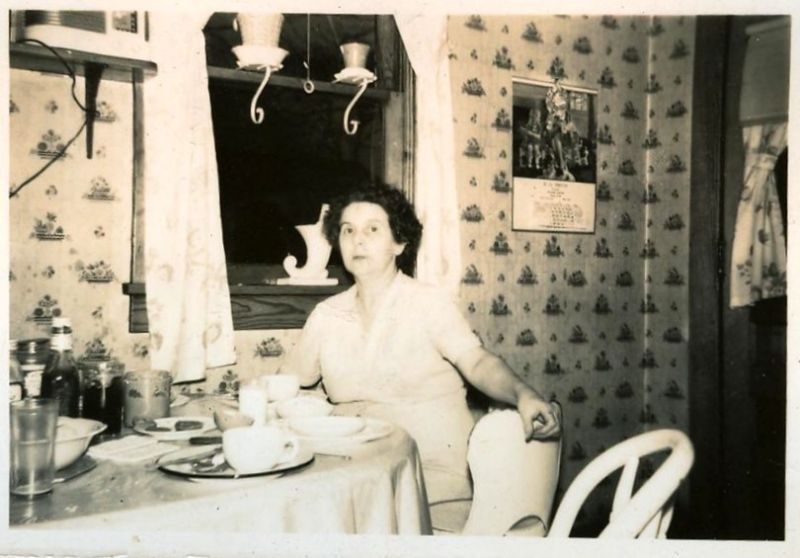 34 Cool Pics That Show People in Their Houses From the 1940s ~ Vintage ...