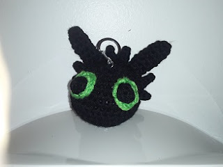 Crochet Fanatic: TOOTHLESS KEYCHAIN