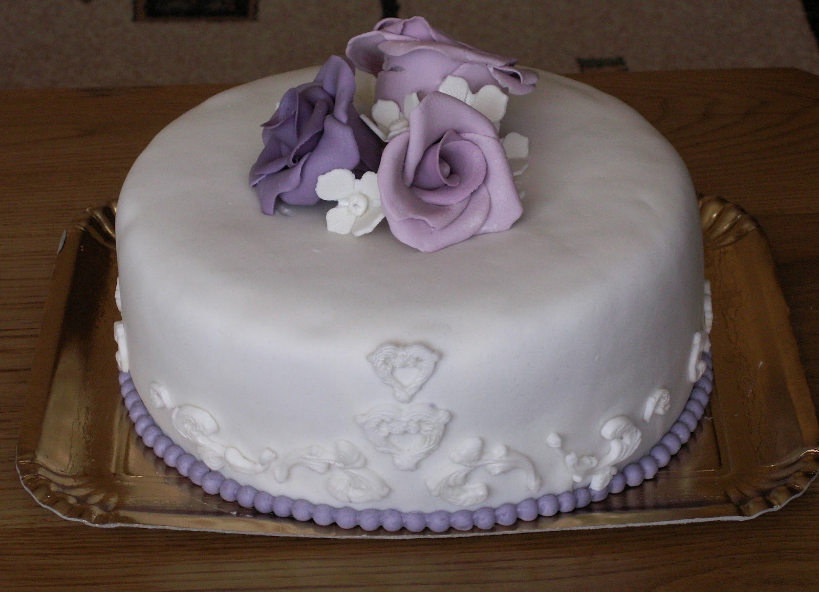 Cakes by Rebeca: Tort cu trandafiri mov