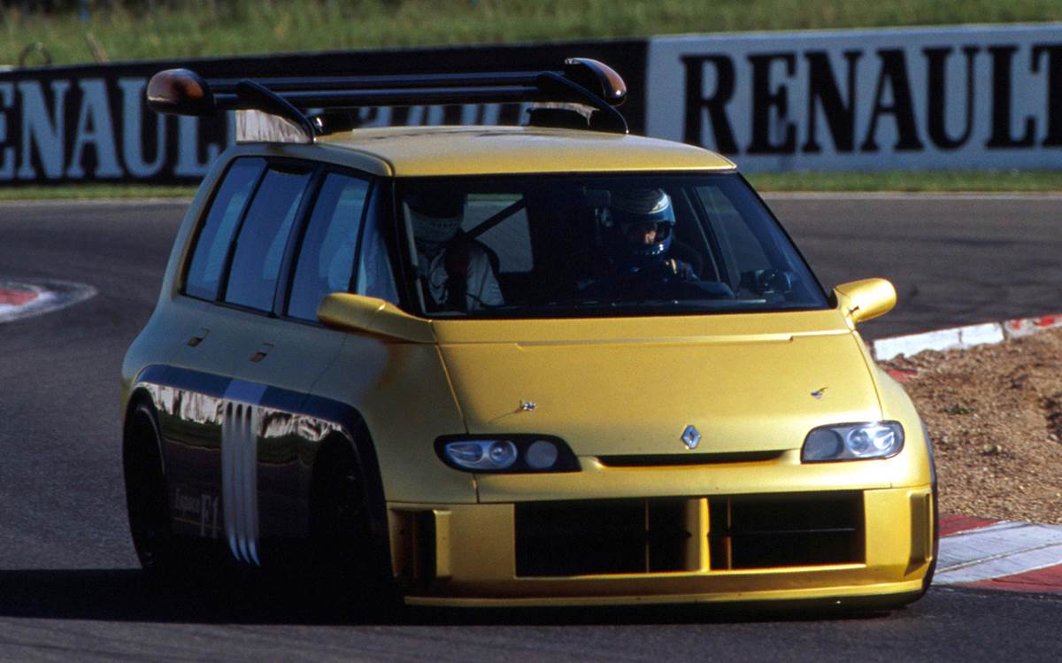 Renault Espace F1: van com motor de 810 cavalos - vídeo