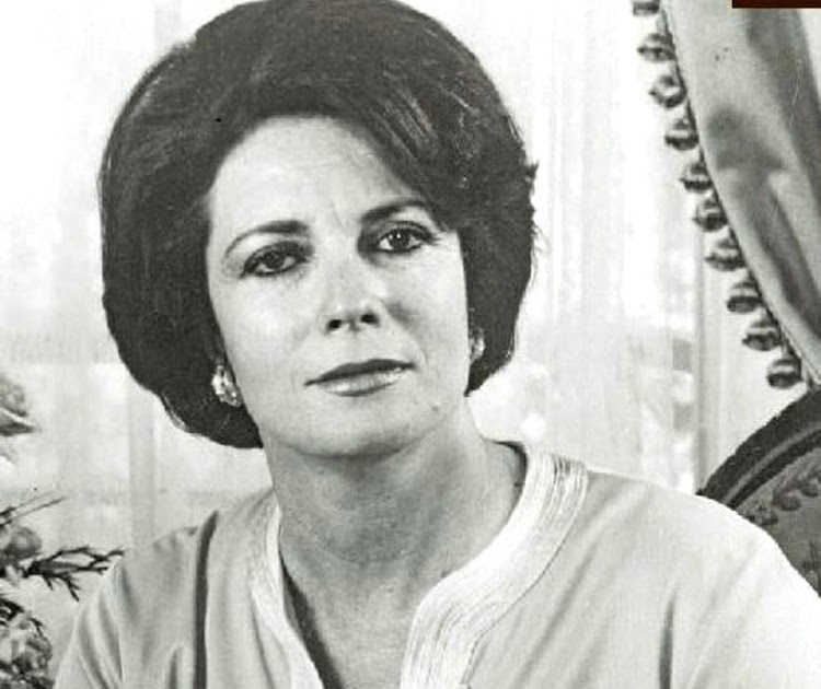 Royalty & Pomp: THE FIRST LADY