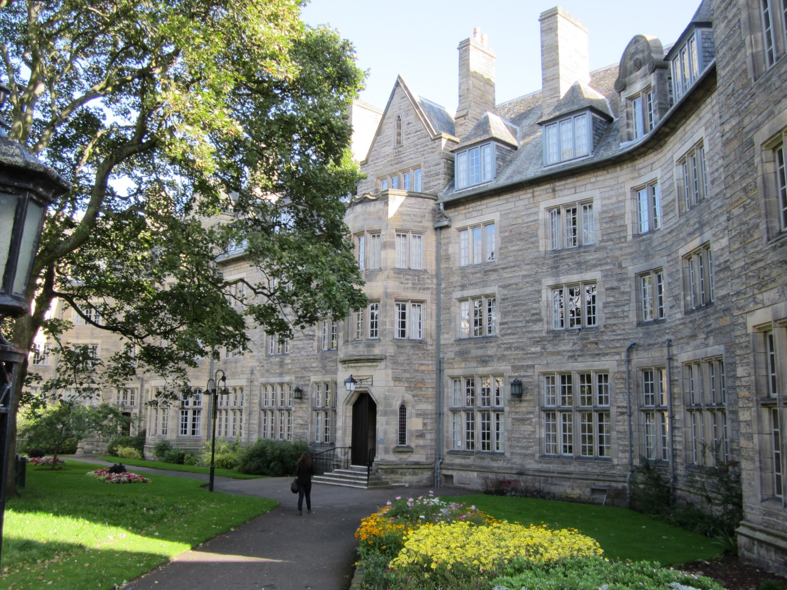 Scotland: The Castle Chronicles: Matriculation and Ruins (Sep. 22)