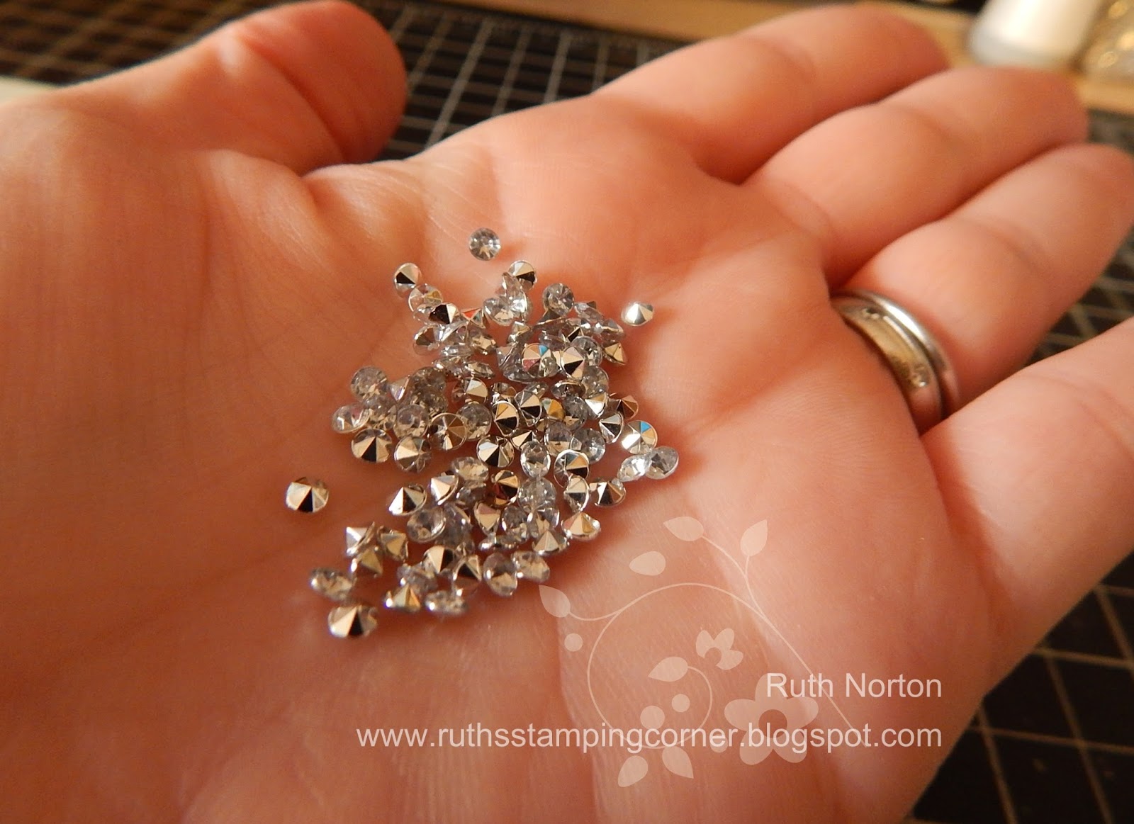 Ruth's Stamping Corner: Shaker Diamonds