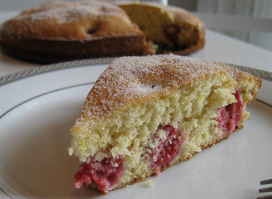 Kitchen Bounty: Fresh Raspberry Cake