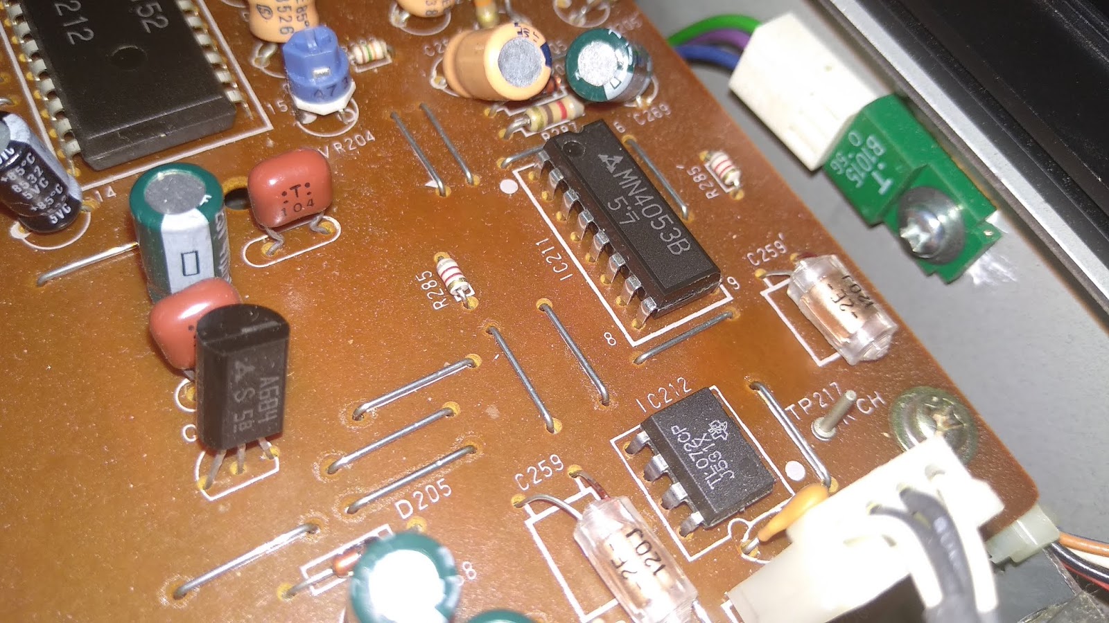 QUICK LOOK INSIDE ''ADS CD3'' VINTAGE CD PLAYER