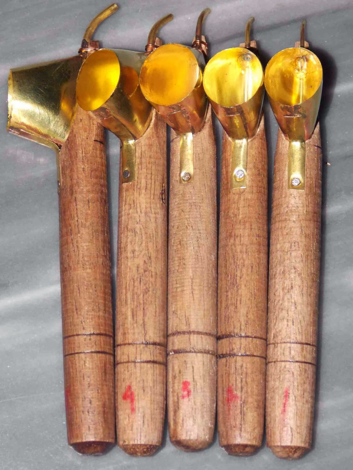 antike agung: 5 canting kuningan