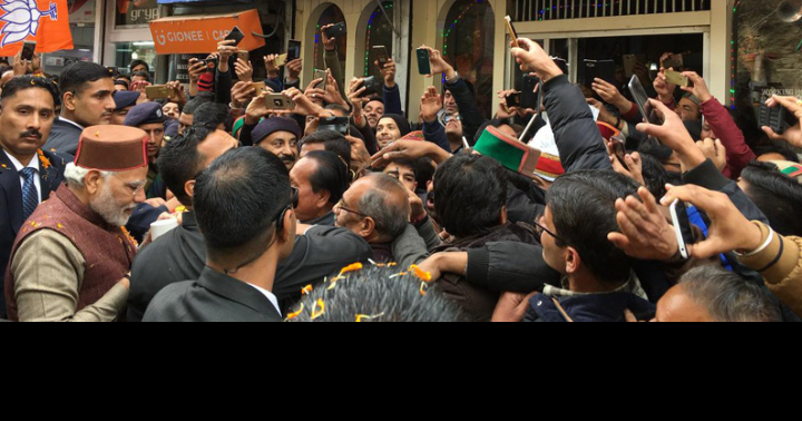 Modi is the prime minister of tea at tea shop after a long time in ...