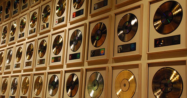 Les Amis de Mireille Mathieu. Blog Site. Mireille Mathieu Site. Nos ...