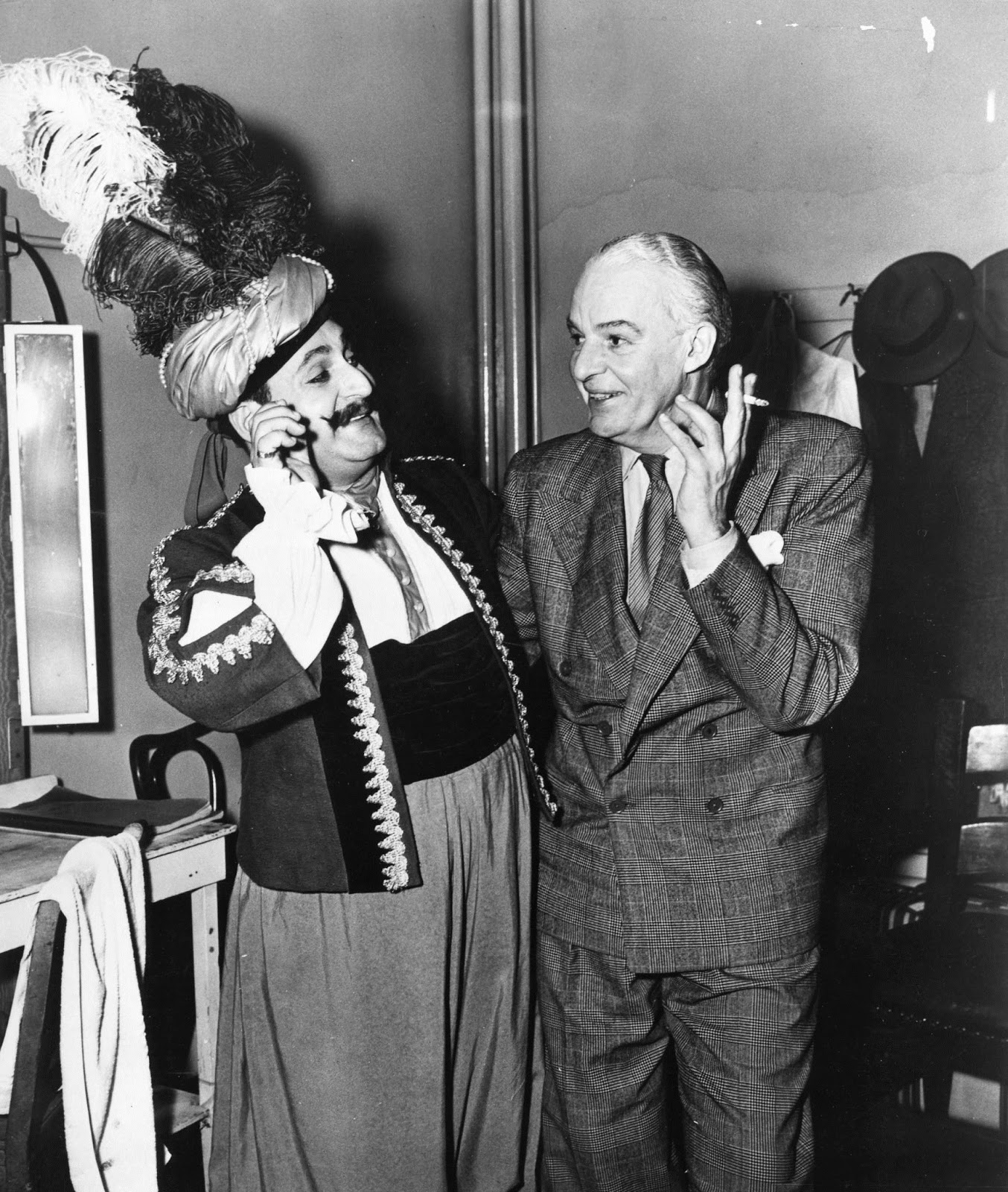 Old Radio: August 12: Happy Birthday, Alfred Lunt