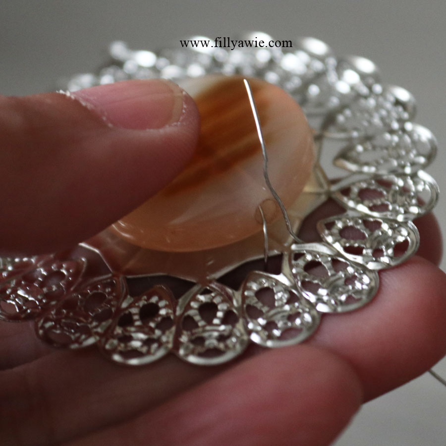 Cara Membuat Bros dari Manik-Manik dan Mutiara Sintetis | Fillyawie ...