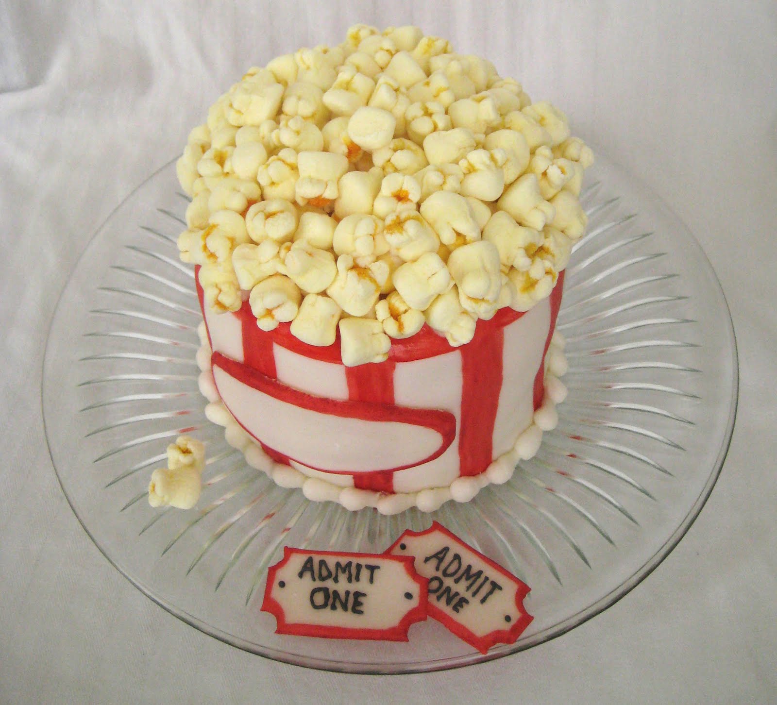 Let's Get Caking!: Mini Popcorn Cake