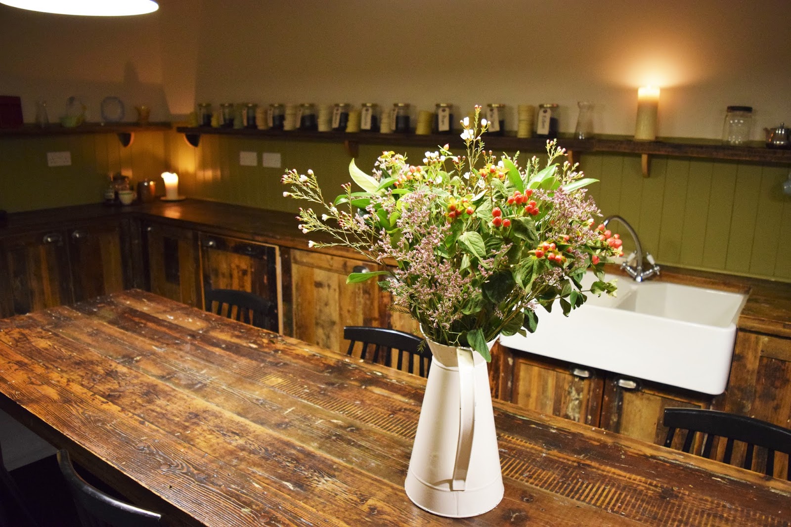 LUSH SPA THE PLANETS TREATMENT REVIEW - A Life With Frills