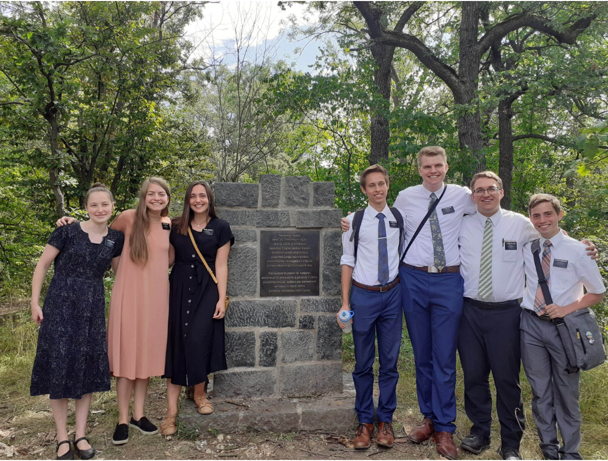 Sister Brylee Lewis: "Chicken Nuggets, Grand McSundae and Alcohol"