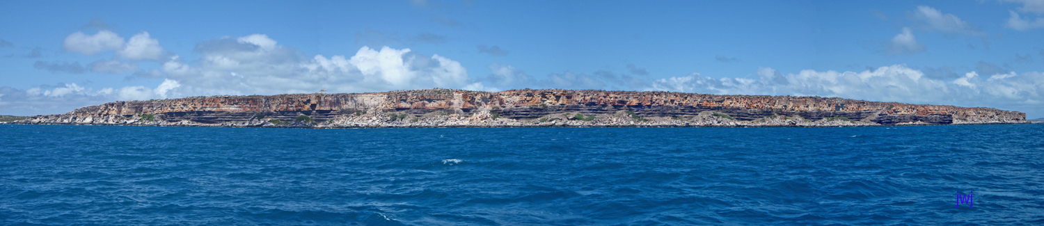 Sailing Aussie coast: Gove to Wessel Islands - Through The Hole In The Wall