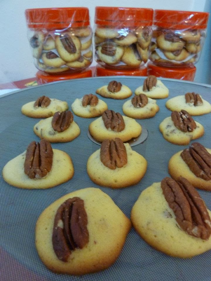 Gracie Cooks!: Buttery Pecan Drop Cookies