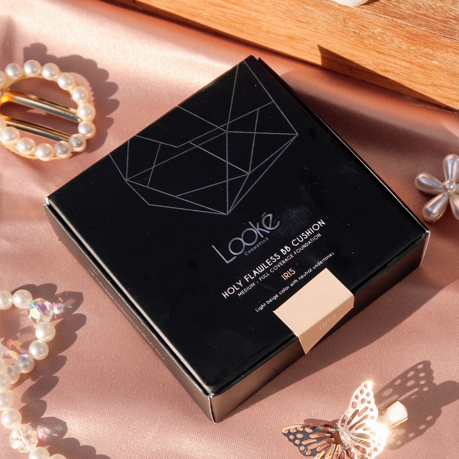 Looke Cosmetics Holy Flawless BB Cushion Iris Review (x MSBB.ID) - E L ...