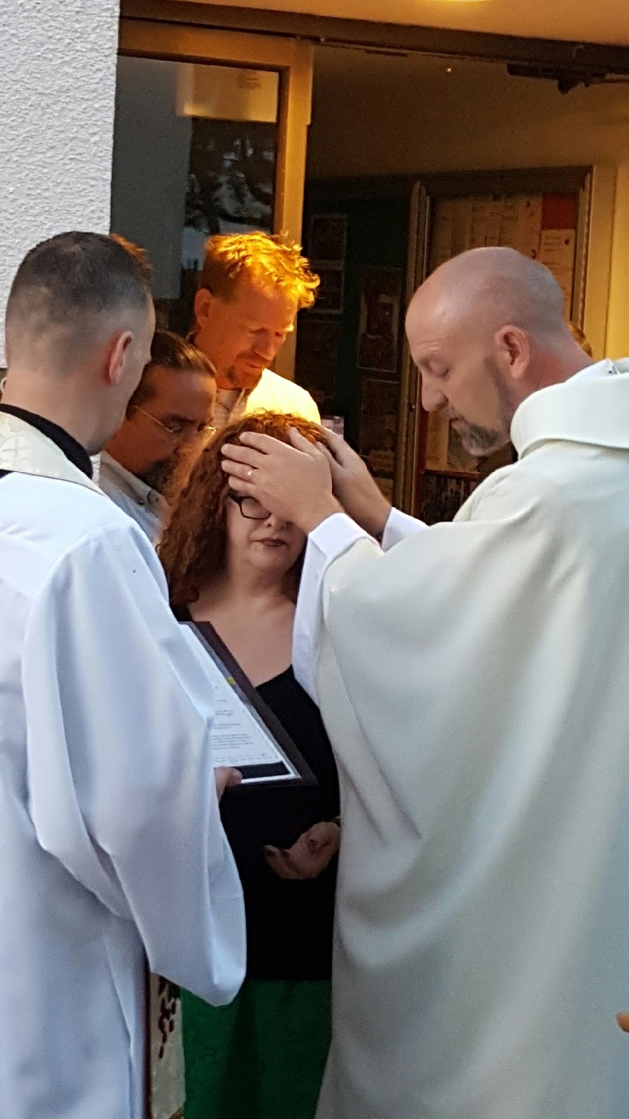 Author Timna Pilch : Timna's First Day In Church