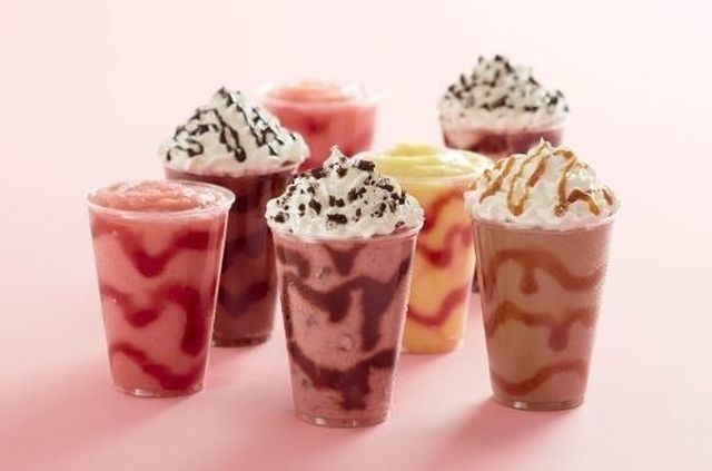 Cinnabon Debuts New Mini Chillattas and Oreo Strawberry Chillatta