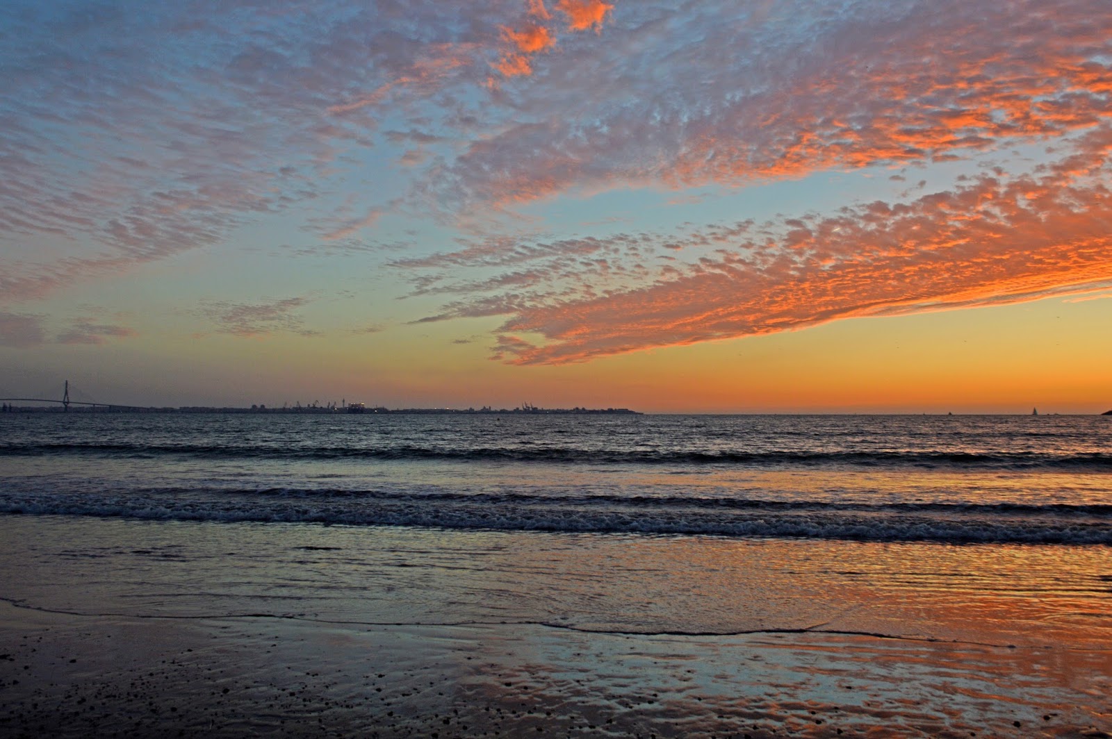 FOTOGRAFIAS DEL MUNDO: Paleta de colores al atardecer en Valdelagrana ...