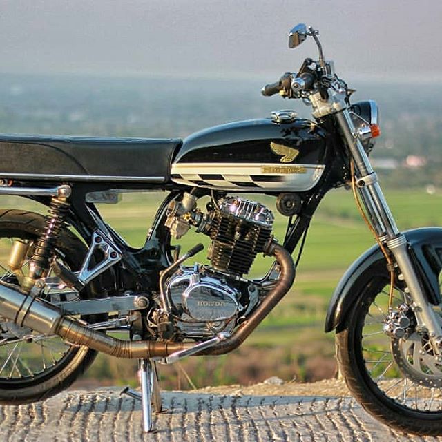 20 Gambar HD Modifikasi Honda CB100 Warna Hitam Terbaru 2020