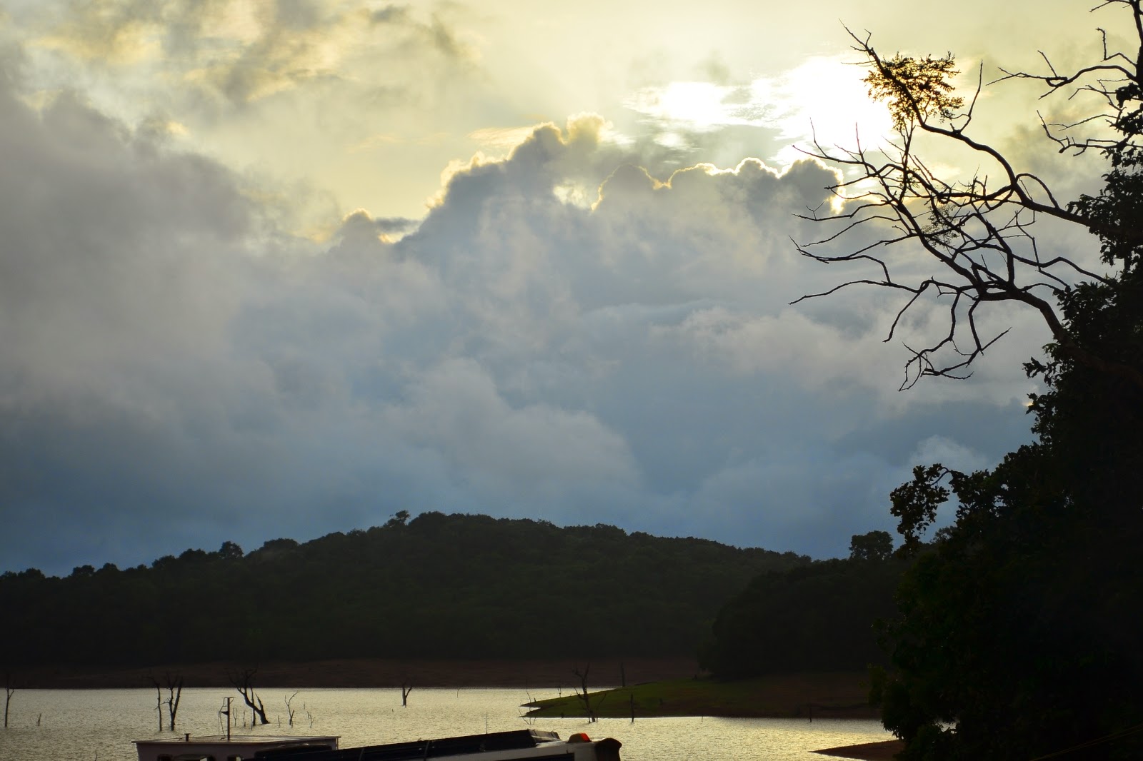 Sharath Hassan A Travelling Photographer: Sigandur back water and ...