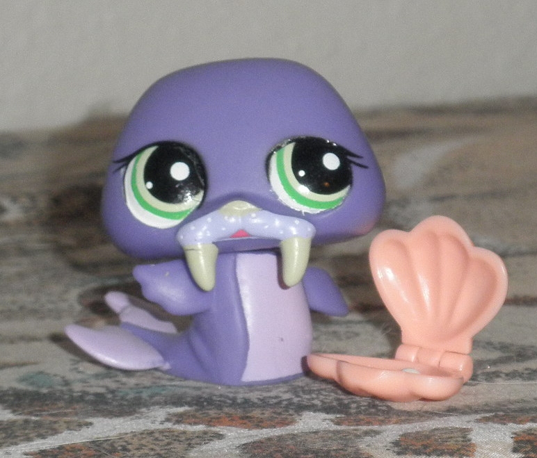 Collectomania: LPS Walrus