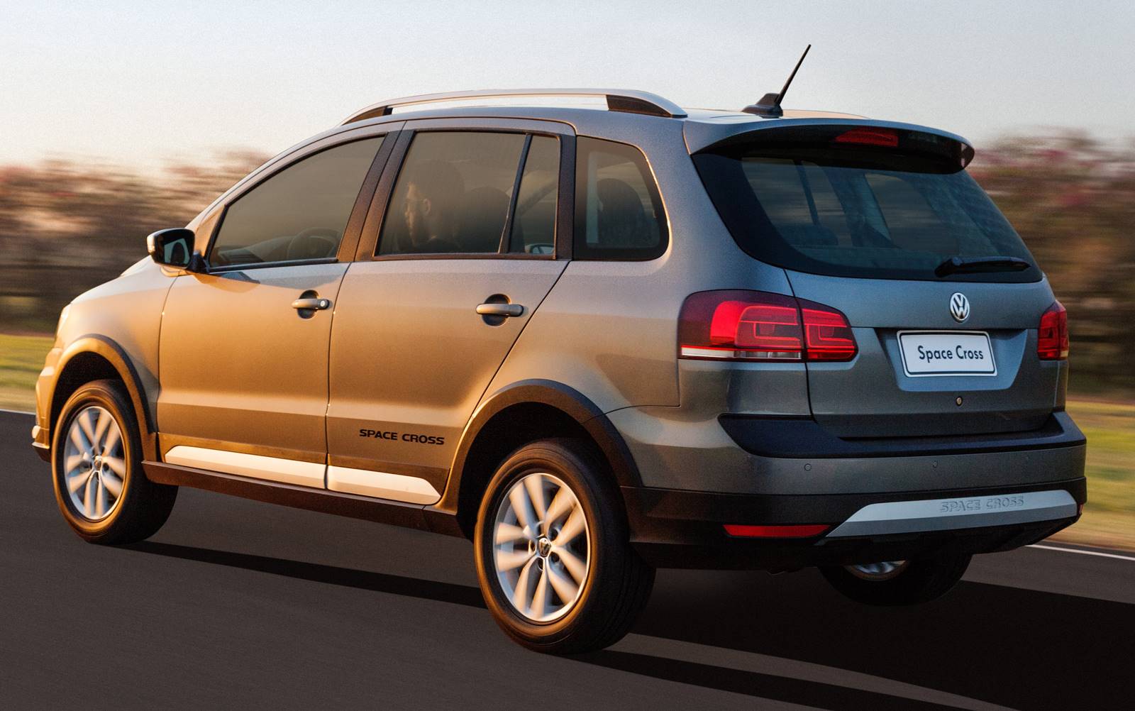 Novos SpaceFox e SpaceCross 2015 chegam às lojas