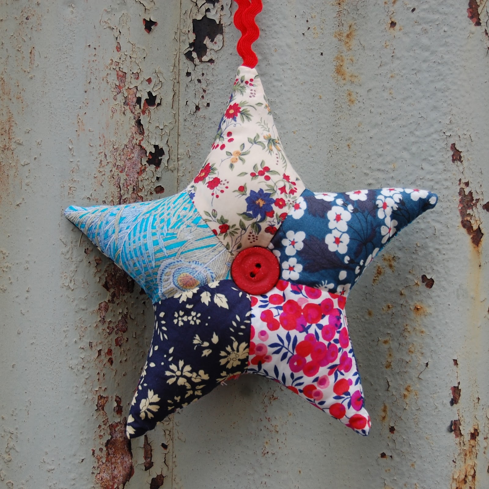 BLONDE DESIGN: Liberty Print Patchwork Star Tutorial