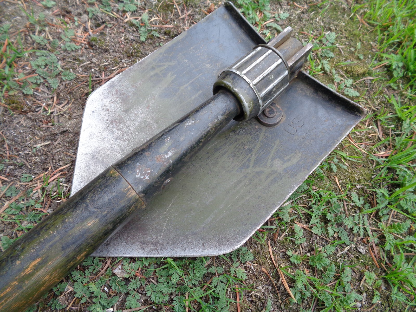 Four Bees: 1943 dated, US M-43 Entrenching Tool - Shovel with First ...