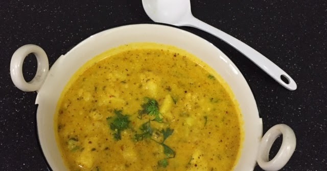 Shobha's Food Mazaa: AURIA / POTATO CURRY ( Dogri / Kashmiri Style)