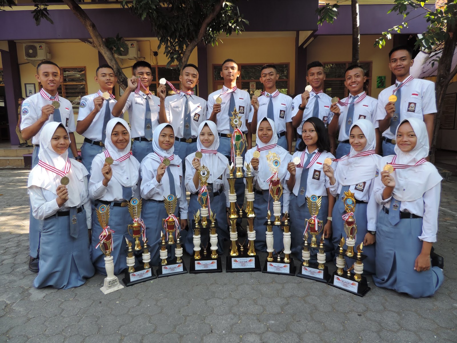 PASKIBRA SMK4 RAIH JUARA UMUM PASKIBRA SMK4 RAIH JUARA UMUM