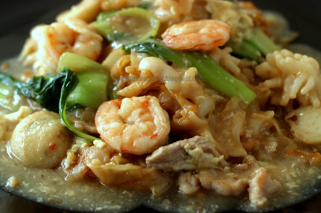 The Informal Chef: Wat tan hor 滑蛋河 Cantonese Fried Kuey Teow