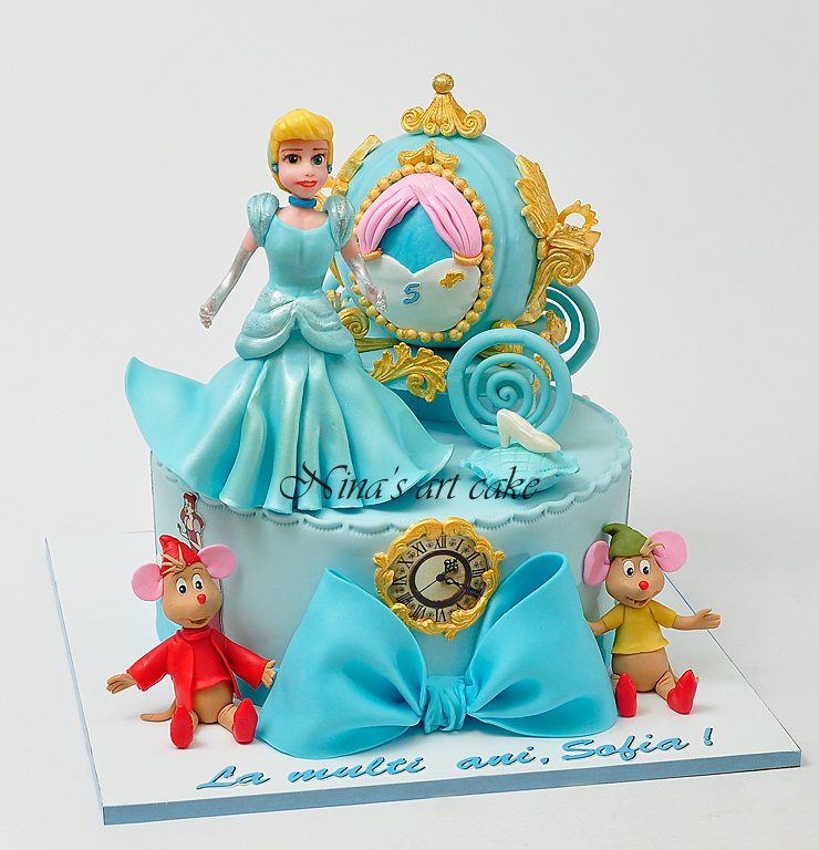 Nina's Art Cake: Tort "Cenușăreasa" pentru Sofia