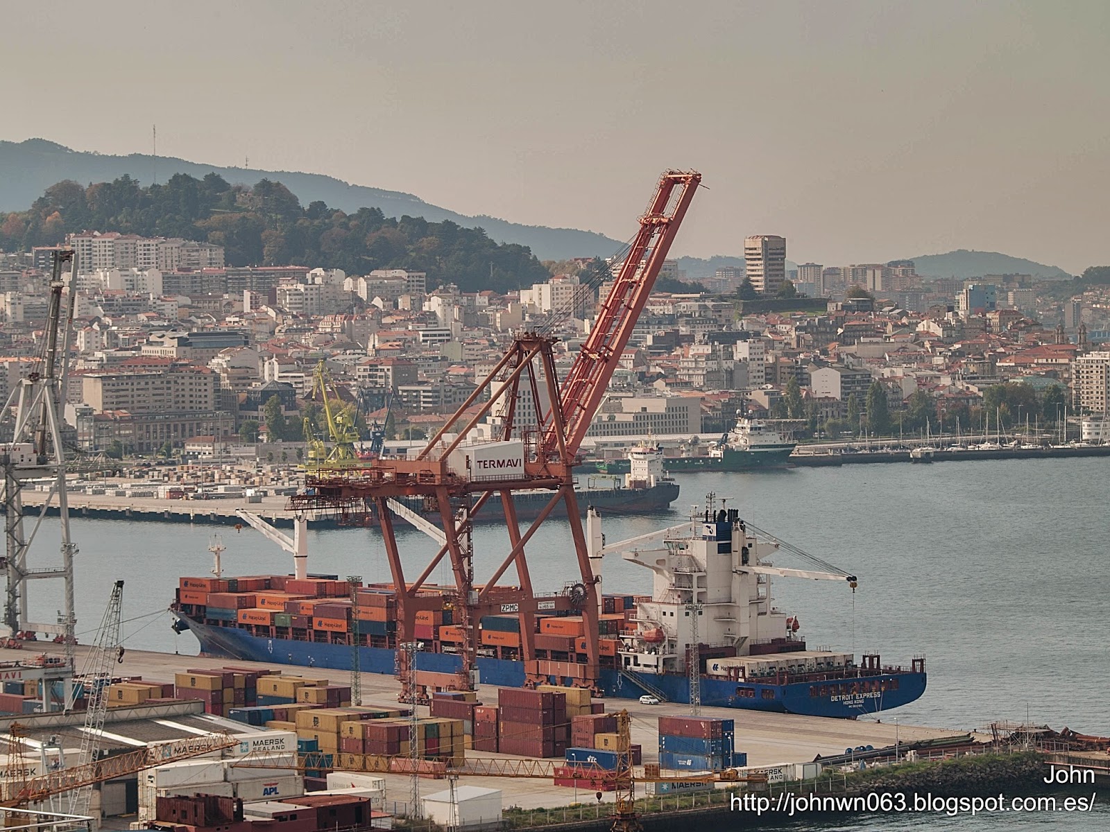 FOTOS DE BARCOS: DETROIT EXPRESS