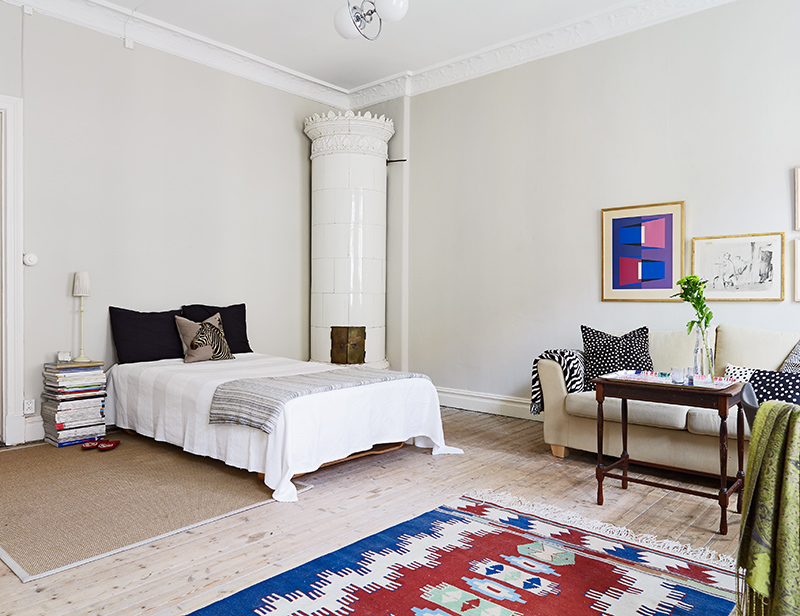 Keltainen talo rannalla: Kaunis yksiö ja sisustuskuvia