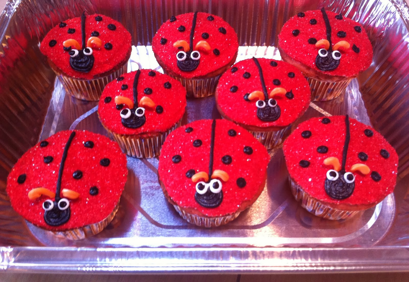 Michelle's Sweets N Treats: Ladybug Cupcakes!