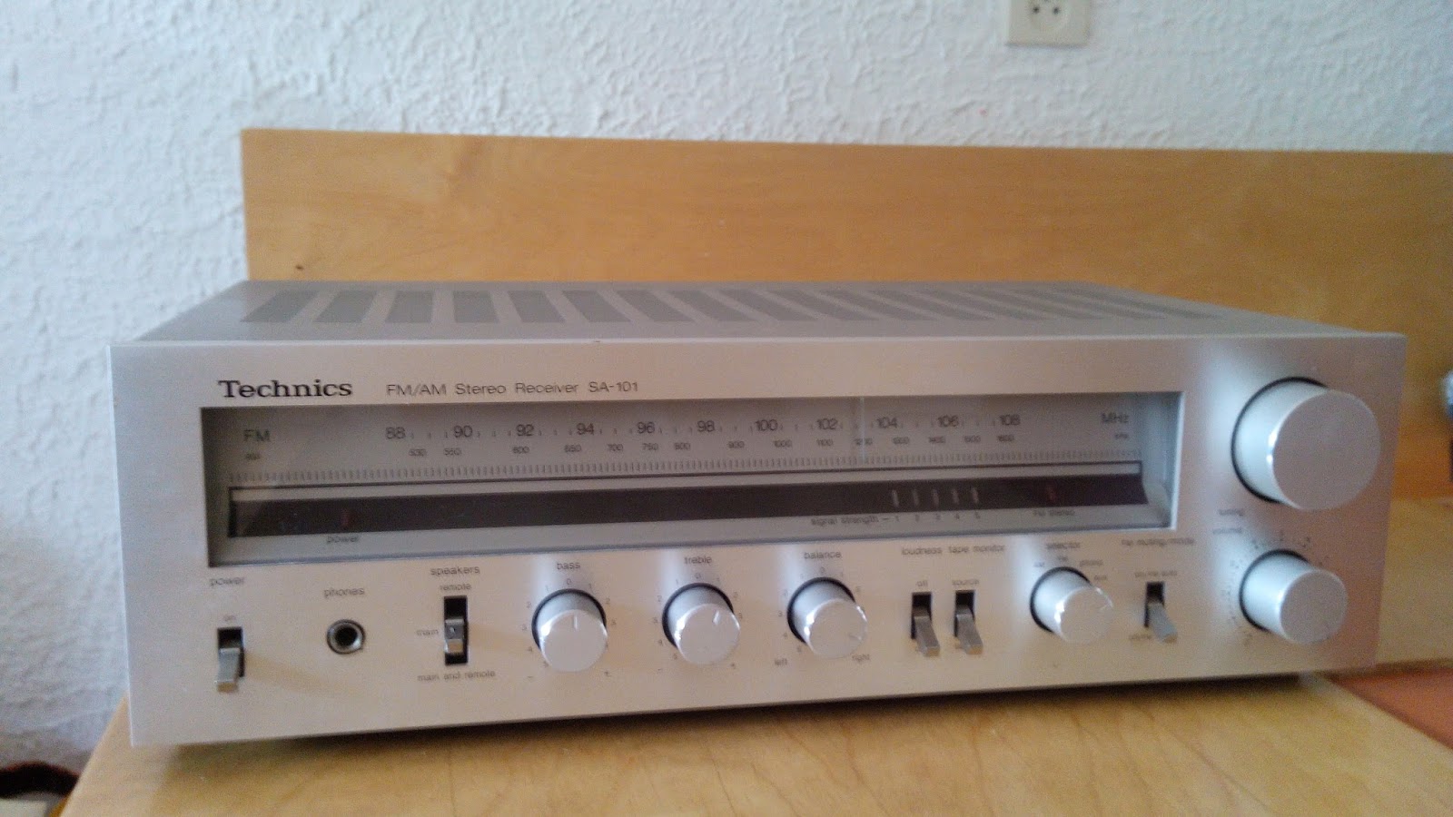 Radio's en Versterkers: Technics SA-101