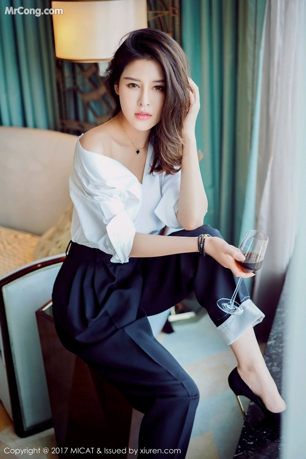 MiCat Vol.030: Model Ye Jia Yi (叶 佳 颐) (45 pictures) - ( Page 1 / 3 )