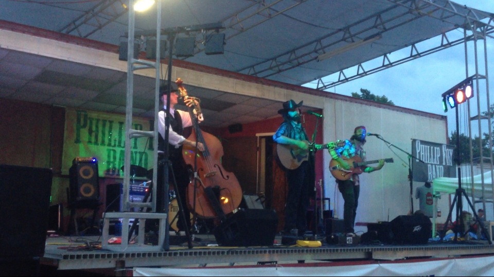 Farce the Music: Live Review: Phillip Fox Band