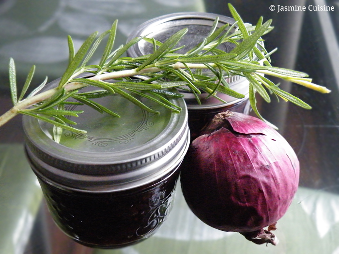 Confit d'oignon au vinaigre balsamique et au romarin - Jasmine Cuisine