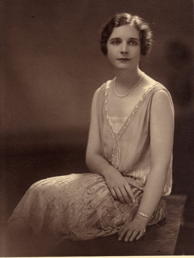 Marcel Wave: The Popular Hairstyle for Women in the 1920s ~ Vintage ...