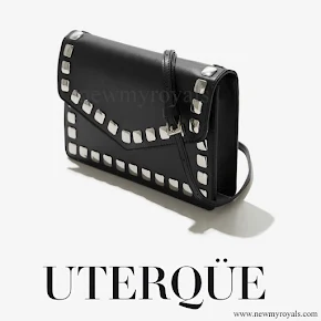 Queen Letizia attended the presentation of '(In) format' project