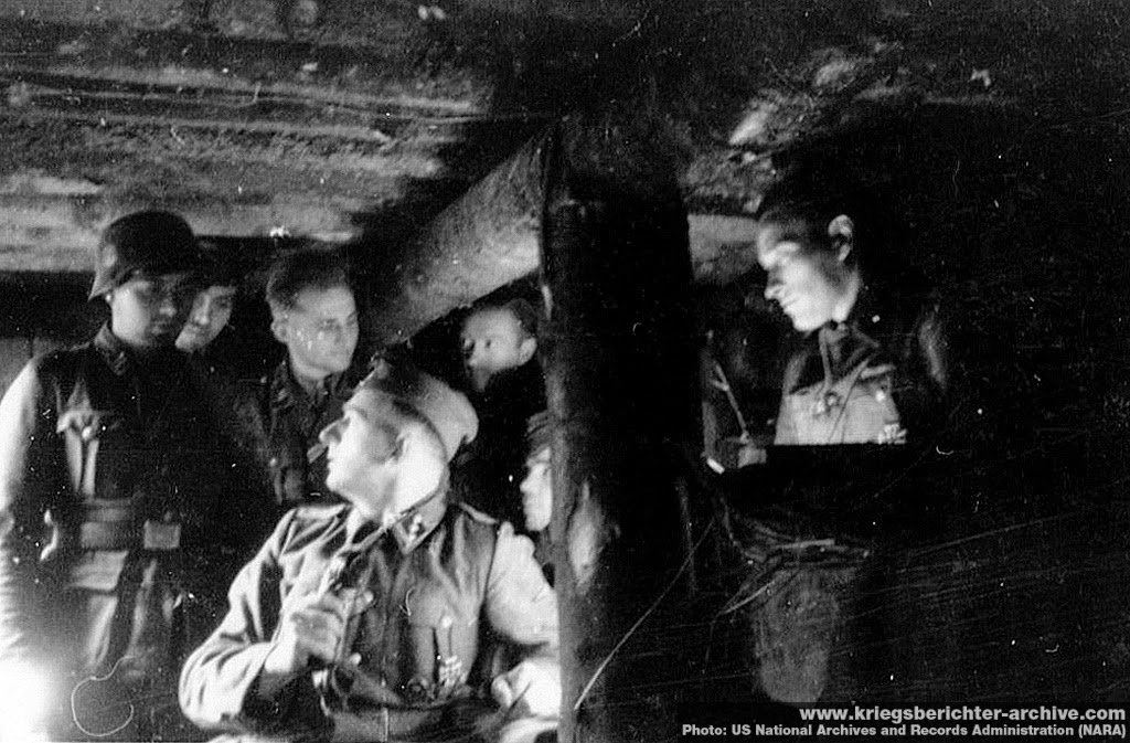 NASIONAL SOSIALIS INDONESIA: Foto-Foto SS-Kriegsberichter August Ahrens